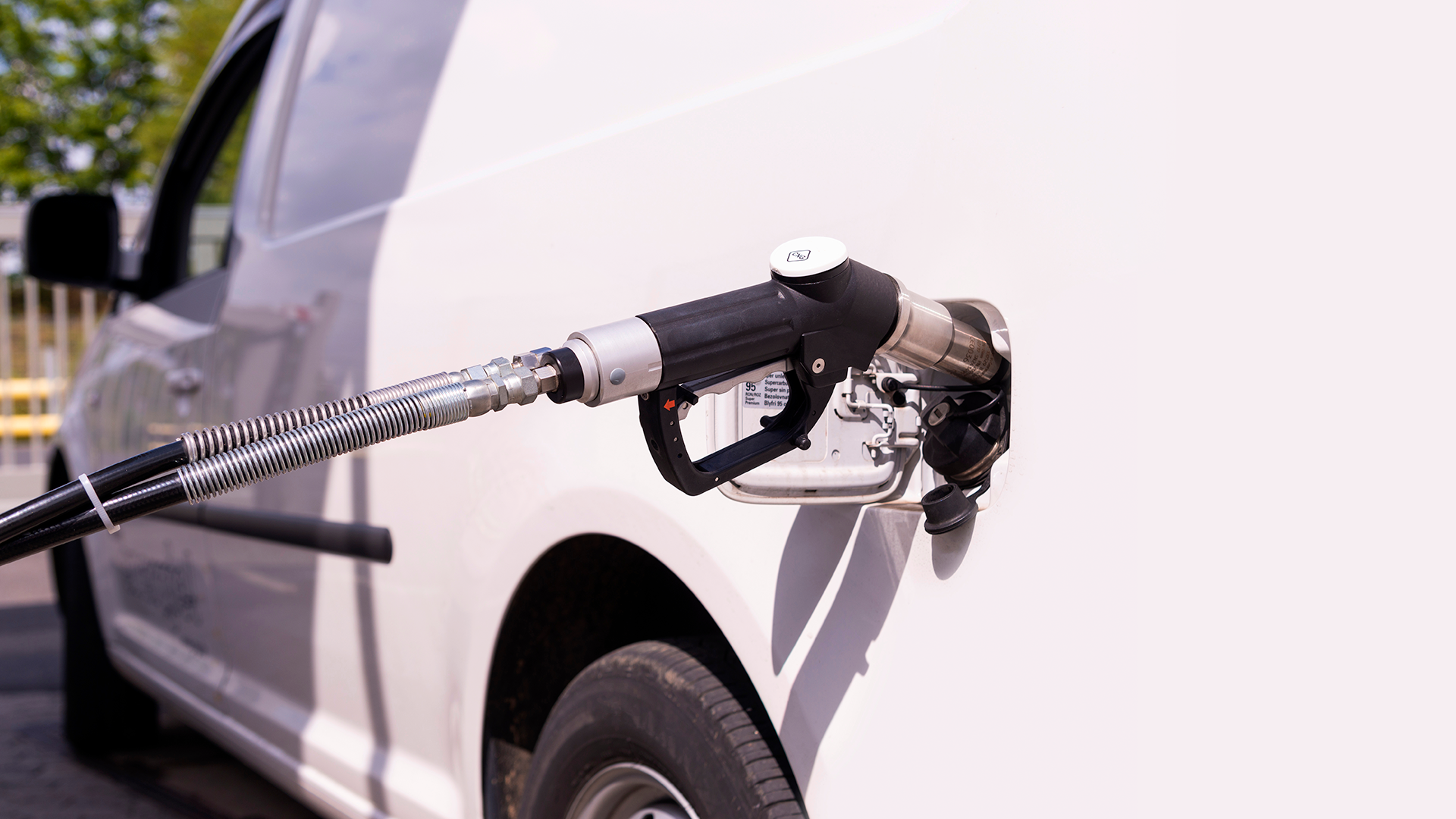 5 ways to cut fuel - Webfleet Blog
